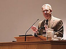 President Albrecht Address Annual Extension Conference